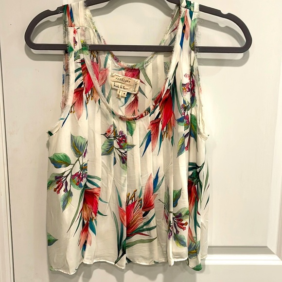 Nicole Miller | Tops | Beautiful Nicole Miller Sleeveless Floral Silk ...